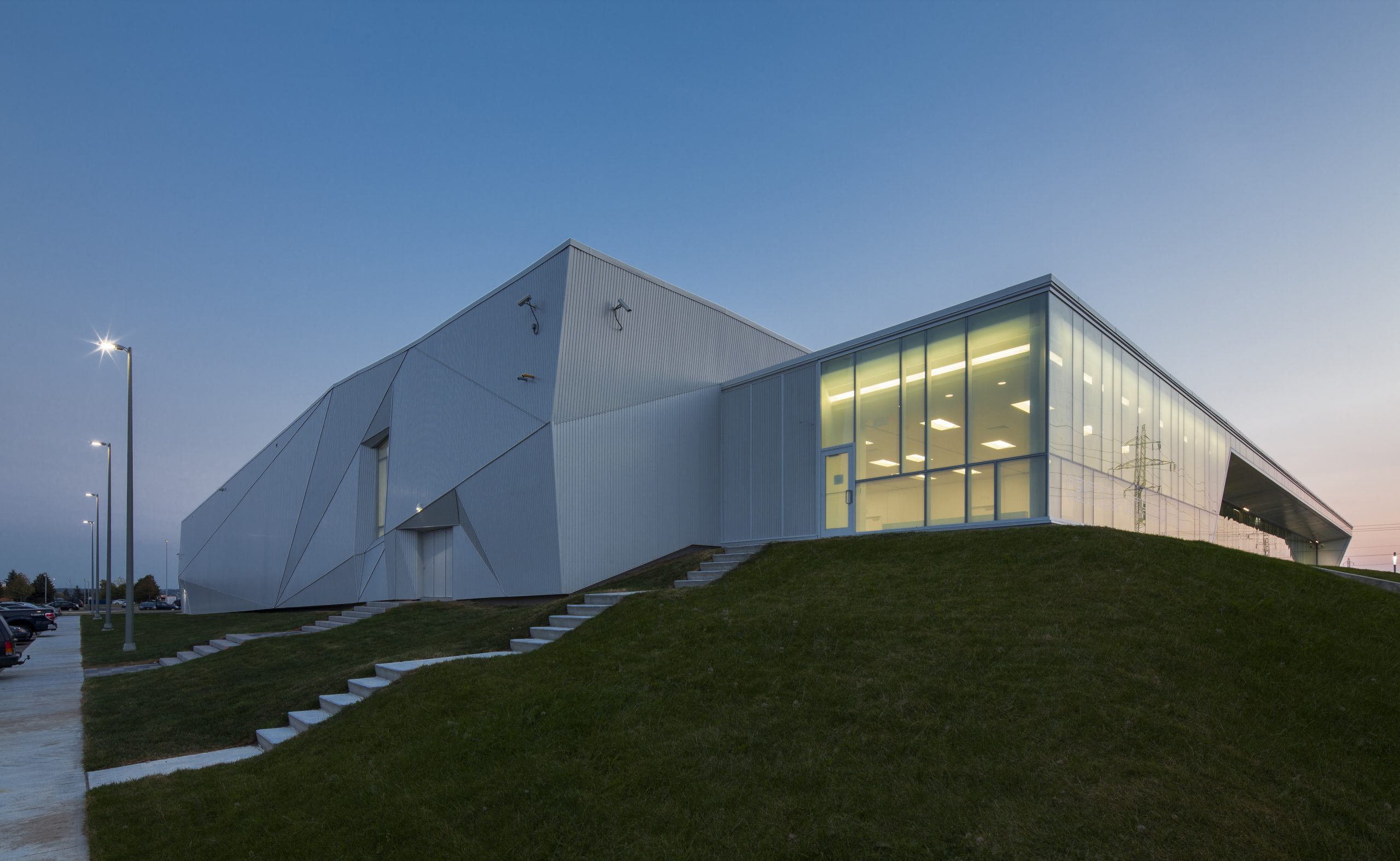 The Centre Sportif Marc-Simoneau is evocative of glaciers and ice ...